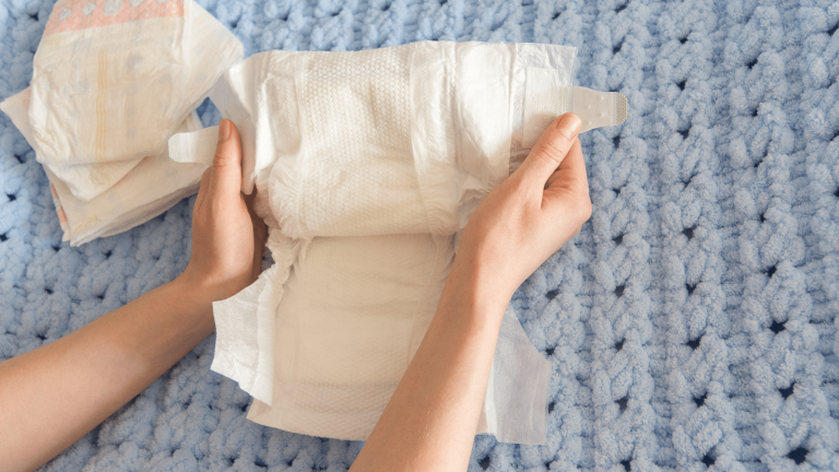 7 Newborn Diapers Changing Tips for New Parents - Making Days Count